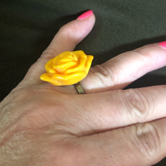 Vintage | Jewelry | Vintage Yellow Rose Lucite Ring | Poshmark
